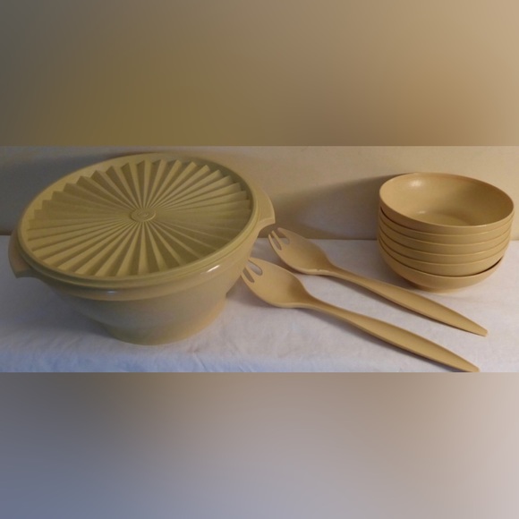 Tupperware | Kitchen | Vintage 7s Tupperware Gold Salad Set 8 Pc ...